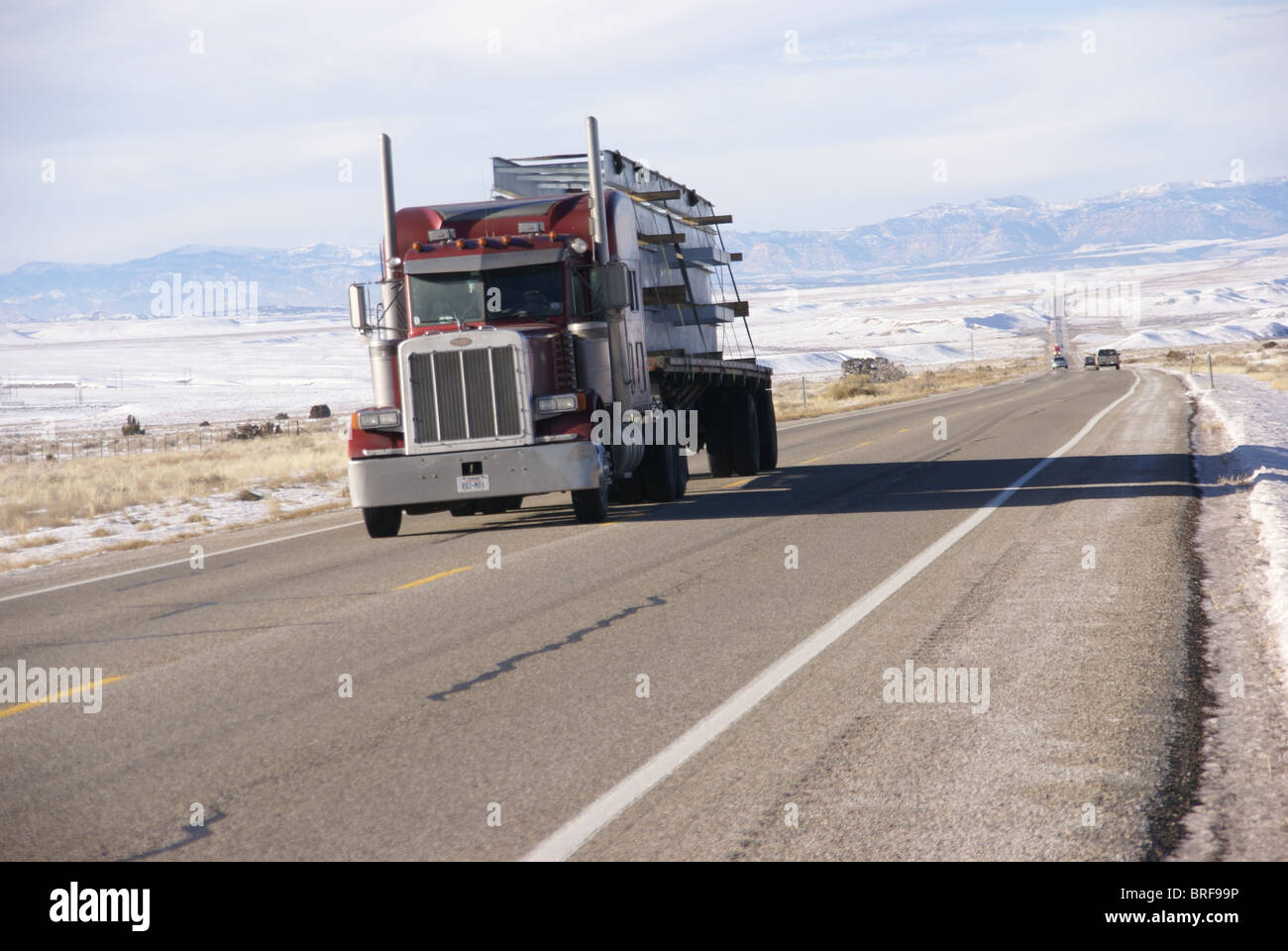 Red semi truck hi-res stock photography and images - Alamy