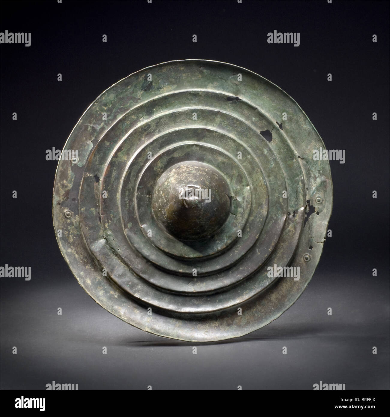 A circular iranian shield hi-res stock photography and images - Alamy