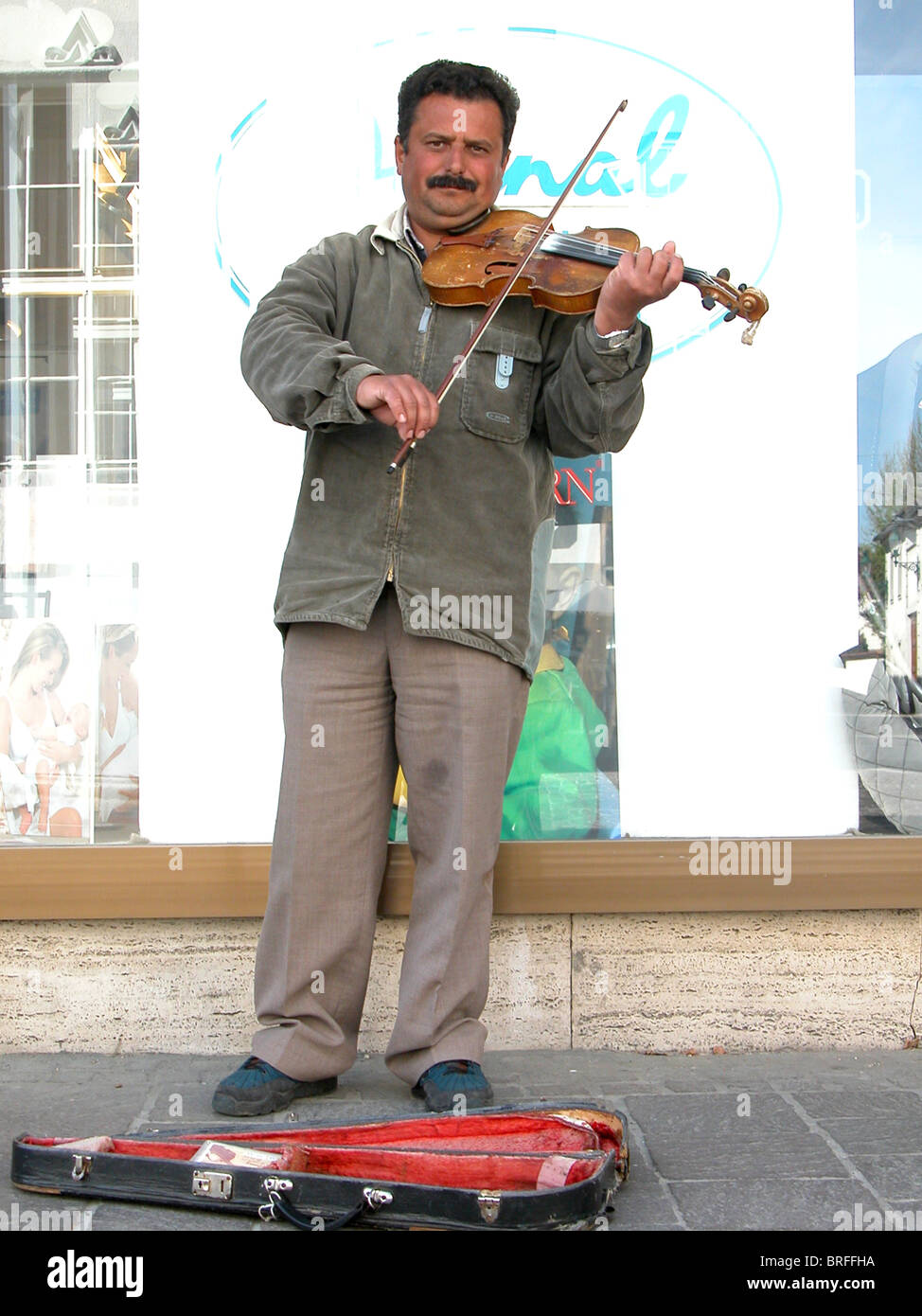 Poverties hi-res stock photography and images - Alamy