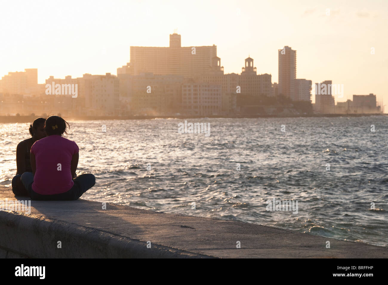 Havana cuba girls malecon hi-res stock photography and images - Alamy
