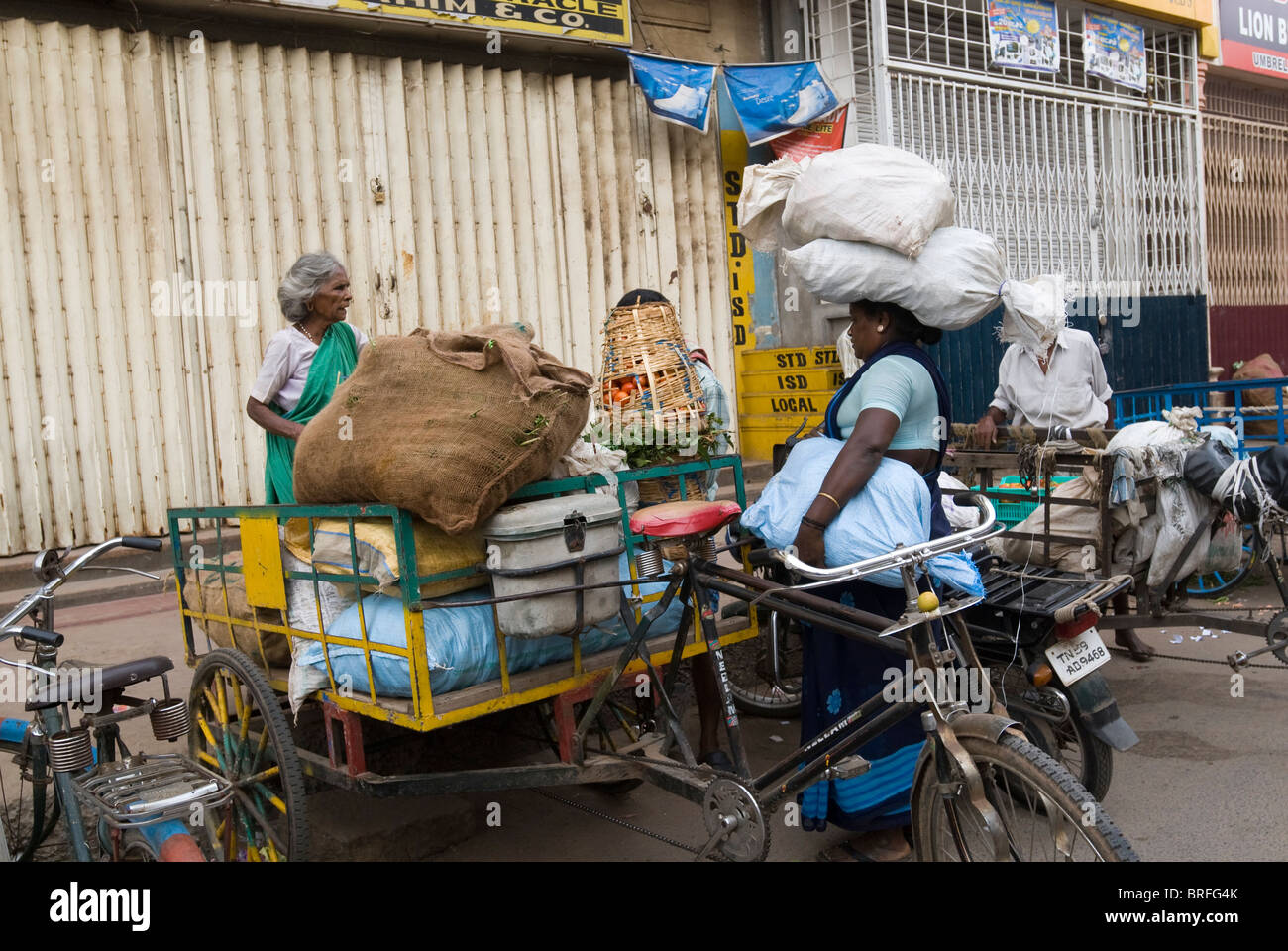 Tamilnadu street hi-res stock photography and images - Alamy