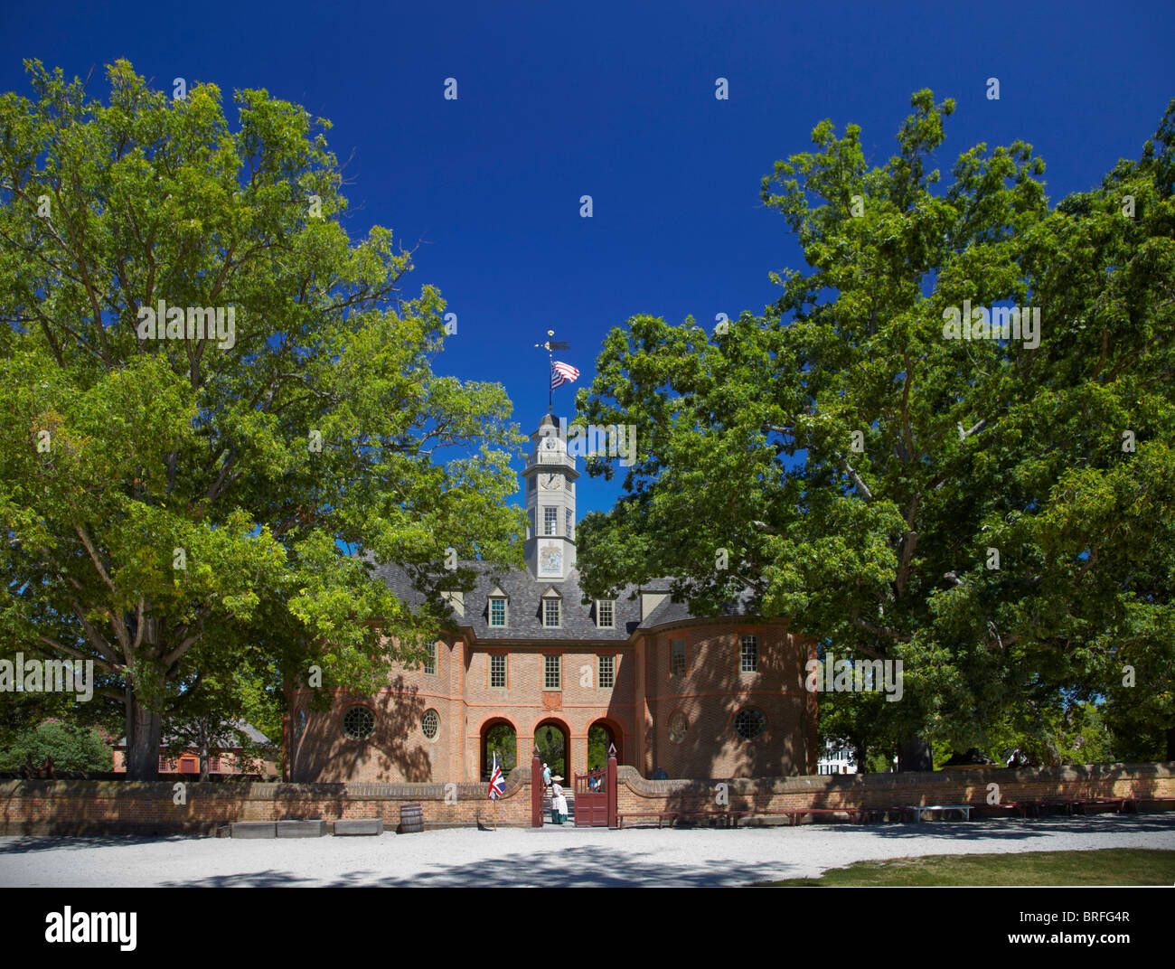 Colonial williamsburg capitol building hi-res stock photography and ...