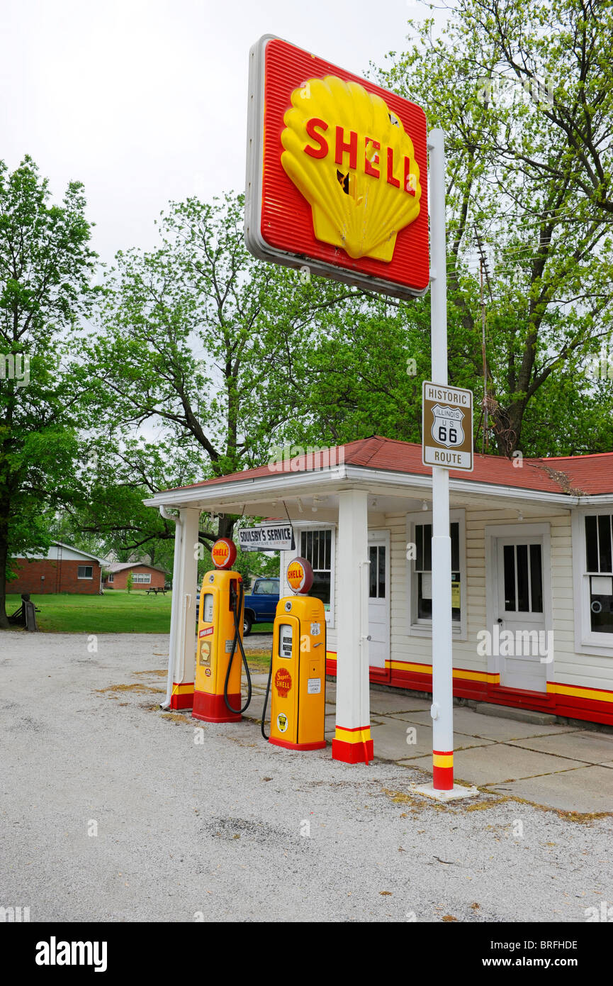 Soulsby Shell Station along Route 66 Mt. Olive Illinois Stock Photo - Alamy