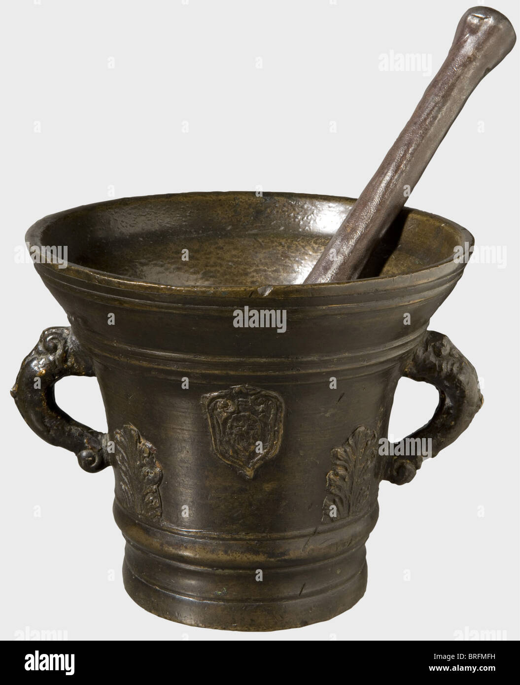 A large Italian mortar, circa 1700. Bronze with a beautiful age patina ...