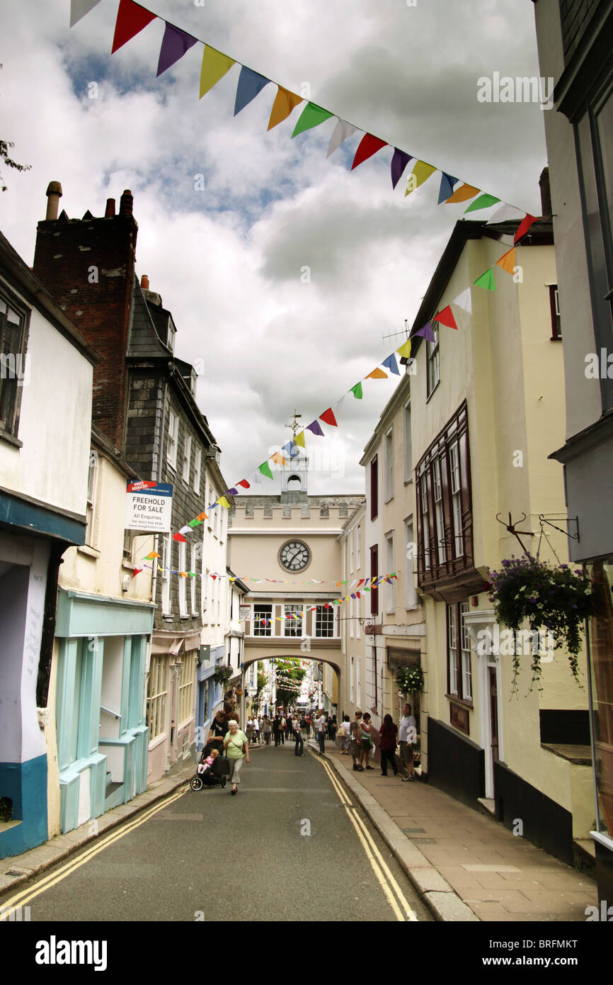 Totnes high street town hi-res stock photography and images - Alamy