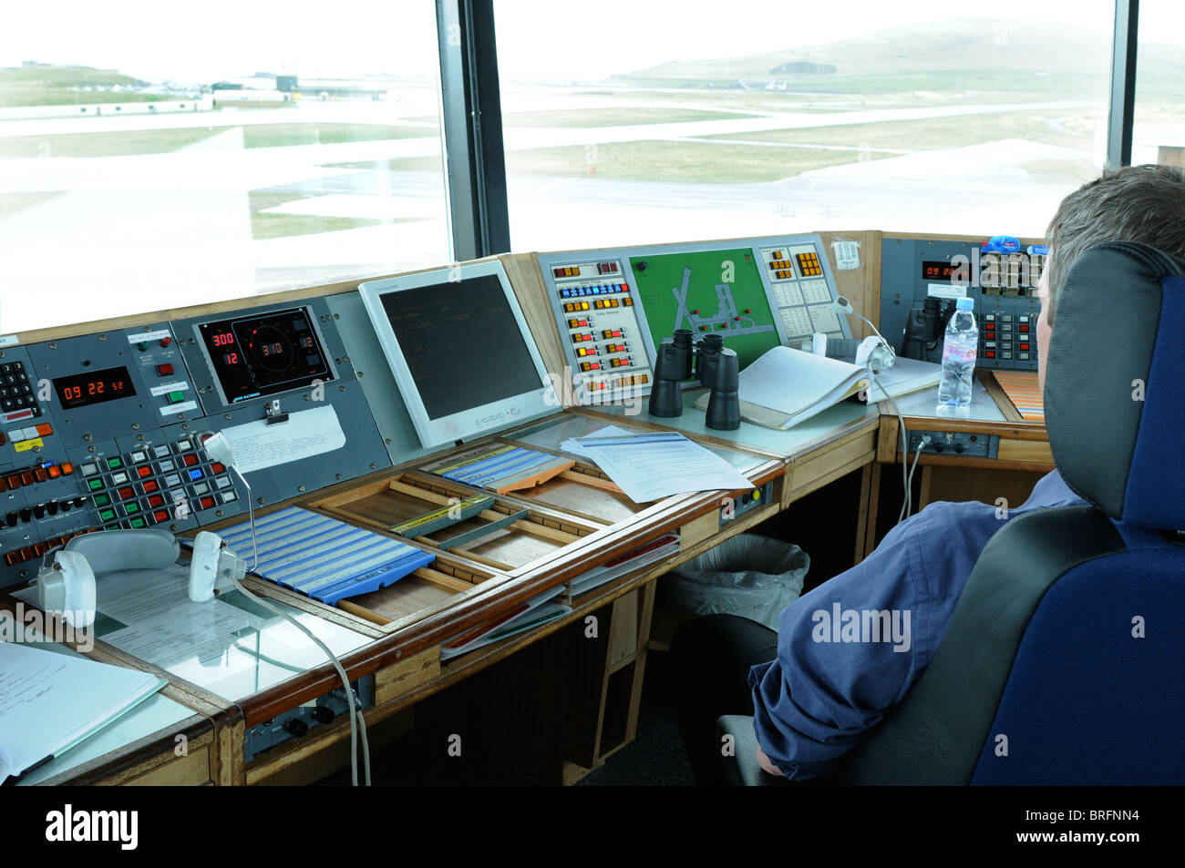 Air traffic control radar hi-res stock photography and images - Alamy