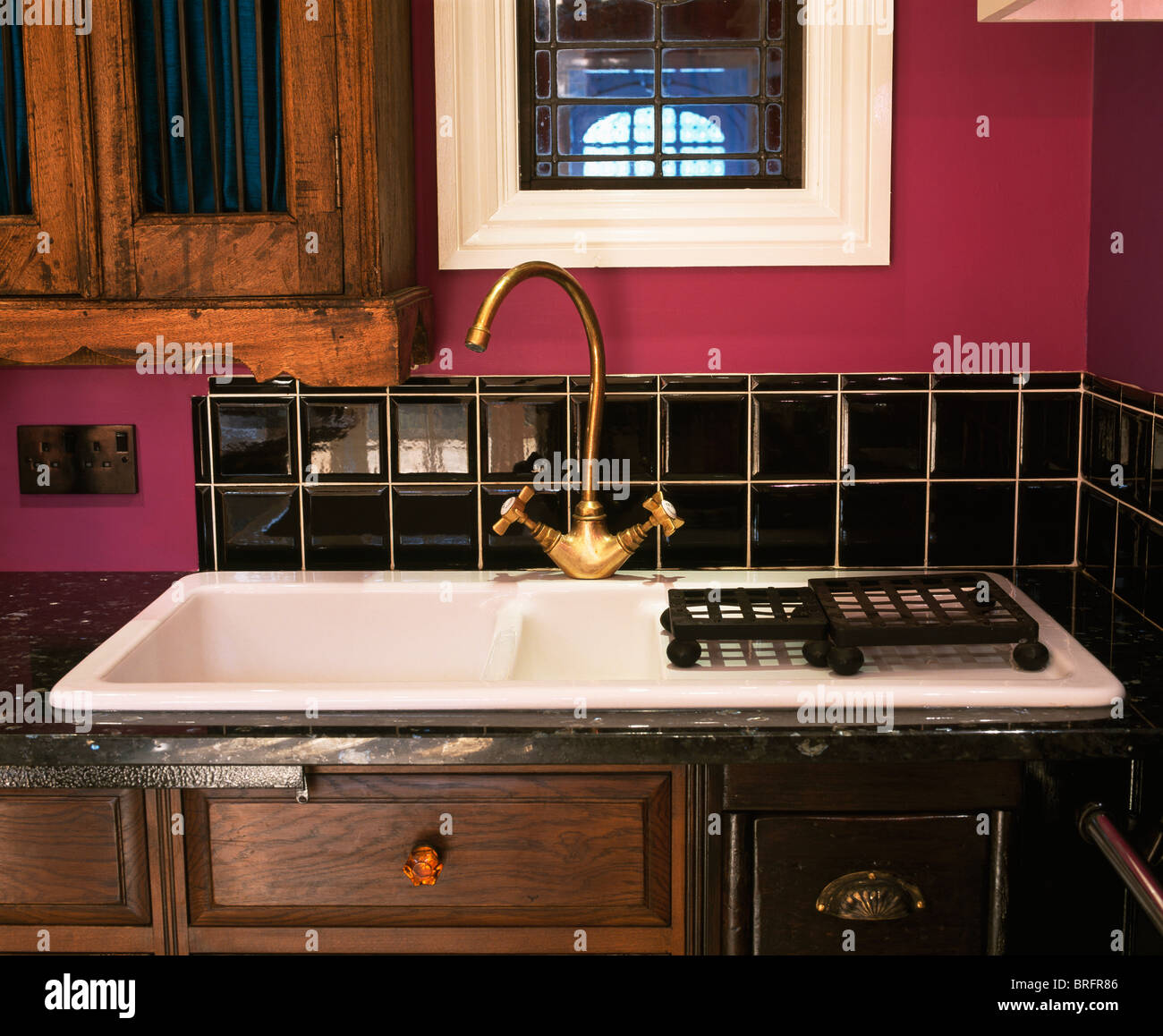 Kitchens traditional faucets hi-res stock photography and images - Alamy