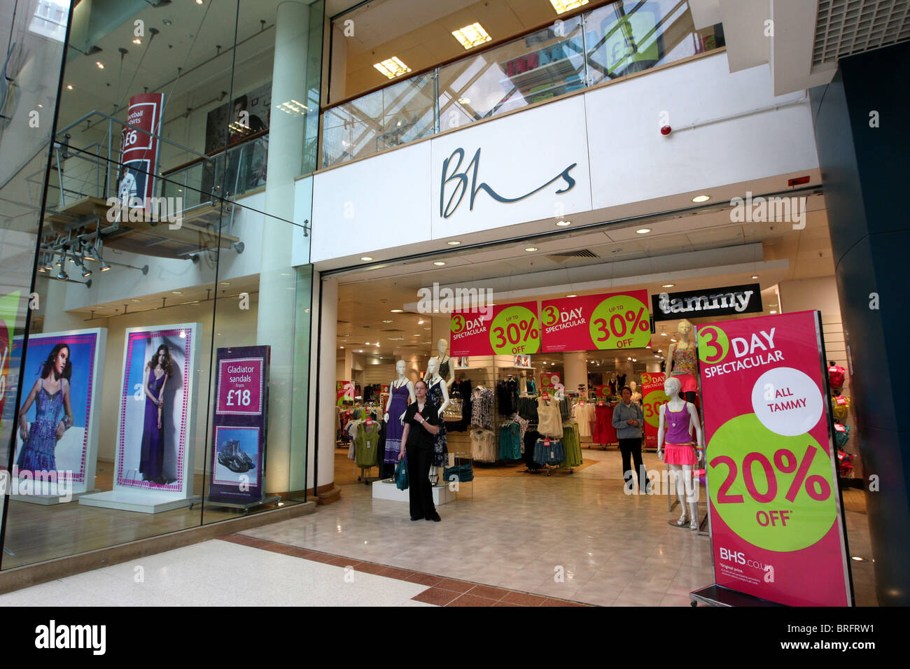 BHS BRITISH HOME STORES SHOP FRONT IN A SHOPPING PRECINCT Stock Photo ...