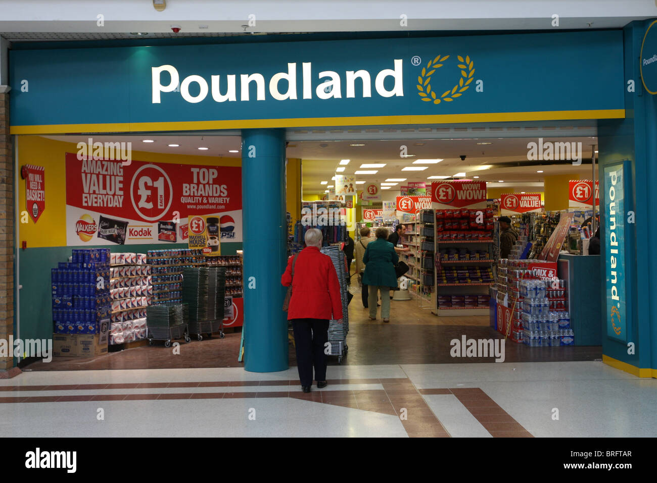 Poundland shop front hi-res stock photography and images - Alamy