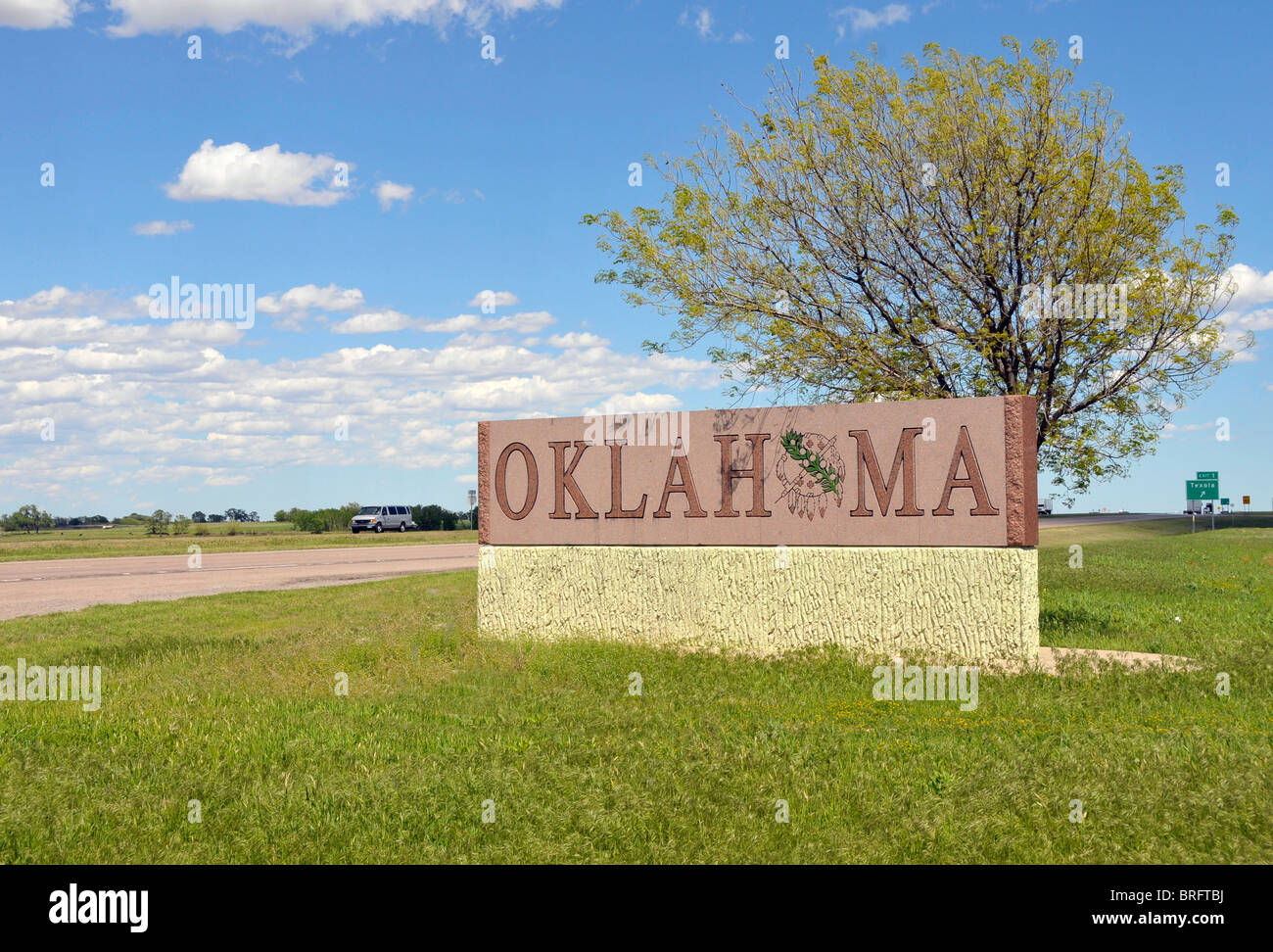 Oklahoma State Line Border Sign Stock Photo - Alamy