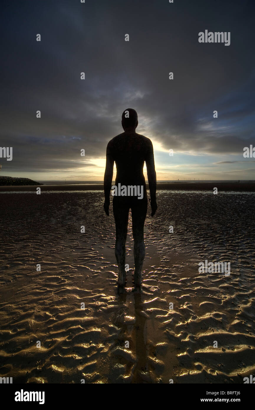 Anthony Gormley's Iron Men sculptures 'another place' on crosby beach ...
