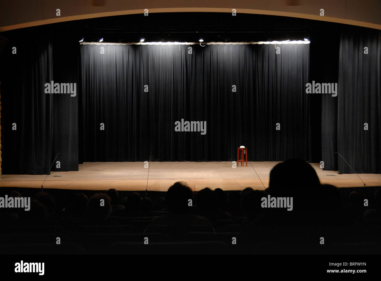 Empty Dark Stage High Resolution Stock Photography and Images - Alamy
