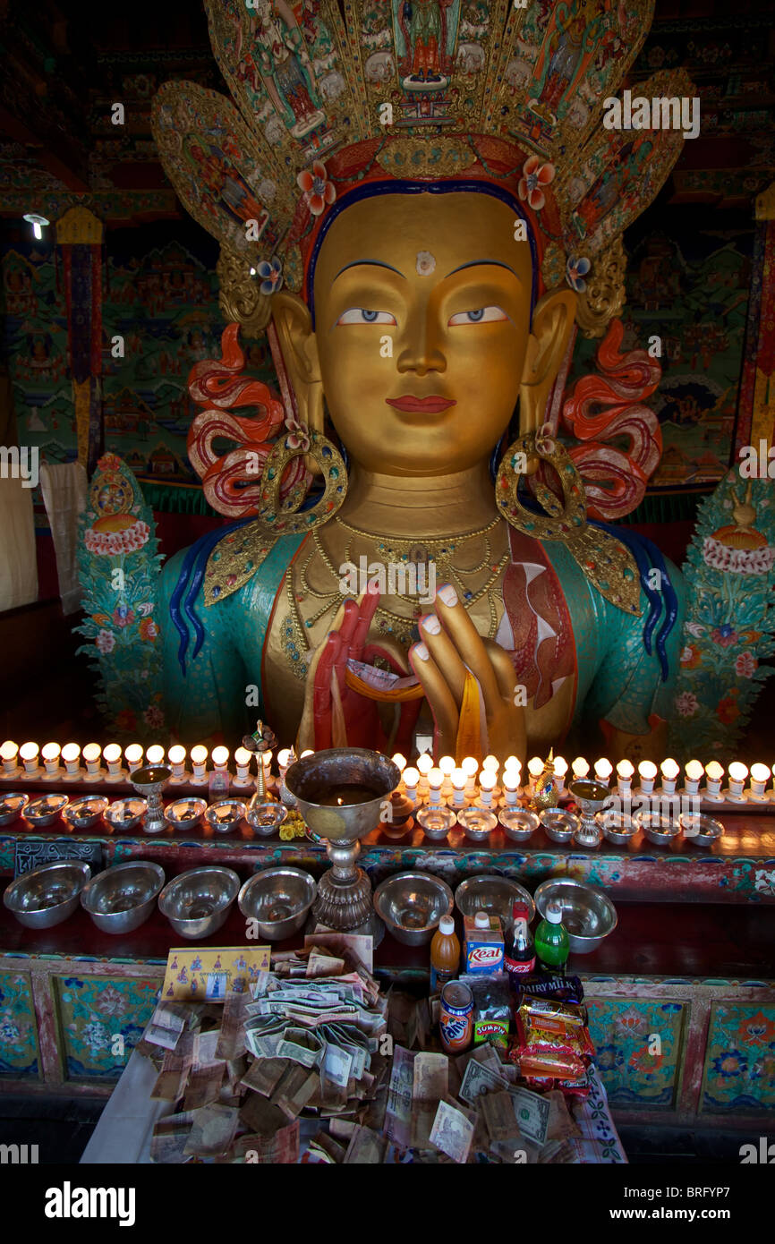 Food offering buddha hi-res stock photography and images - Alamy