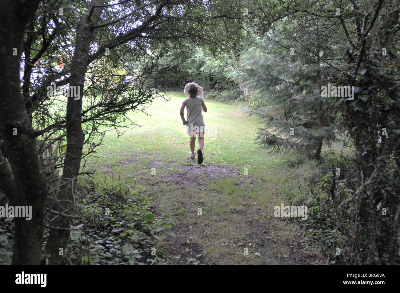 Girl runs hi-res stock photography and images - Alamy