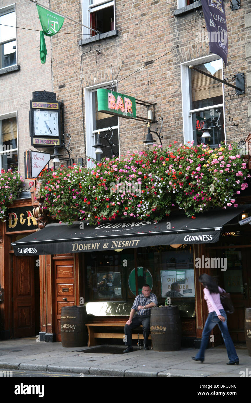 Baggot street hi-res stock photography and images - Alamy