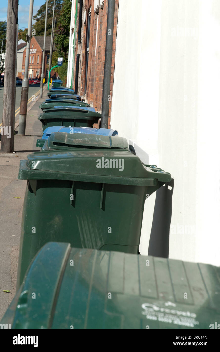 Rubbish bins hi-res stock photography and images - Alamy