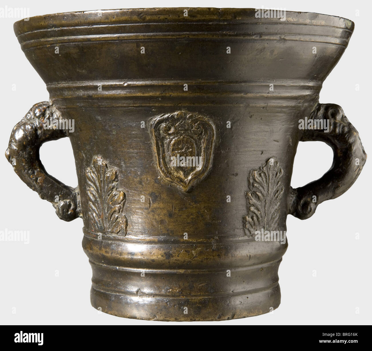 A large Italian mortar, circa 1700. Bronze with a beautiful age patina ...