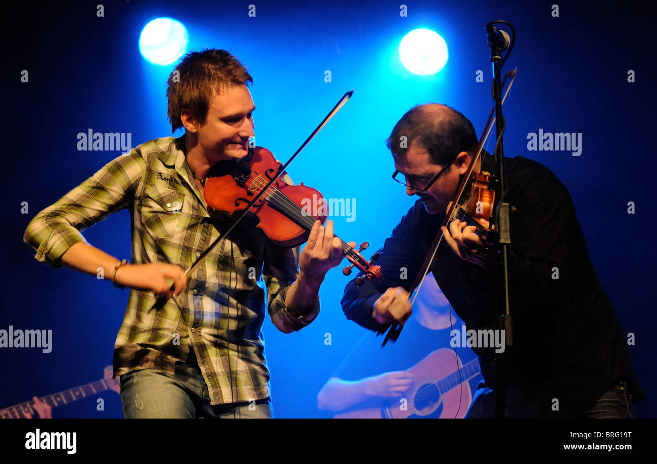Fiddlers Bid Scottish Band Stock Photo - Alamy