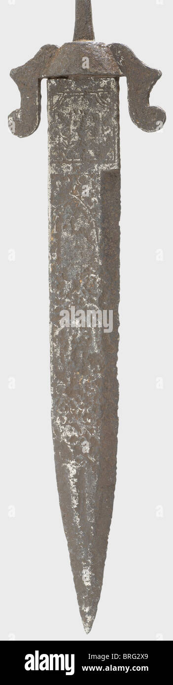 A Moorish/Southern Spanish dagger,15th/16th century. Heavy single-edged ...