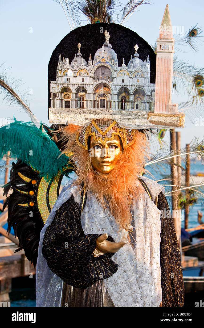 Venice carnival model hi-res stock photography and images - Alamy