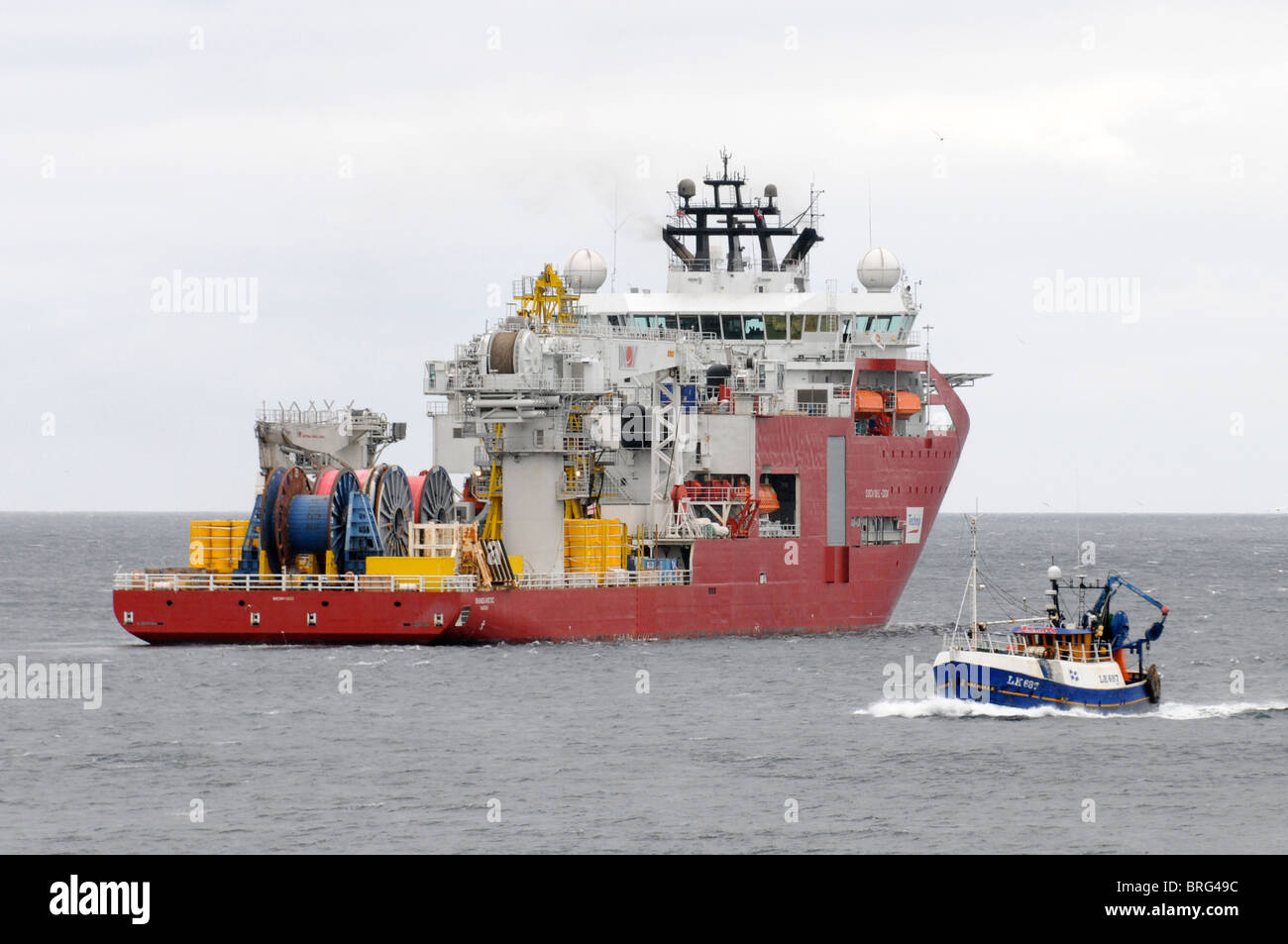 Oil rig supply boat hi-res stock photography and images - Alamy