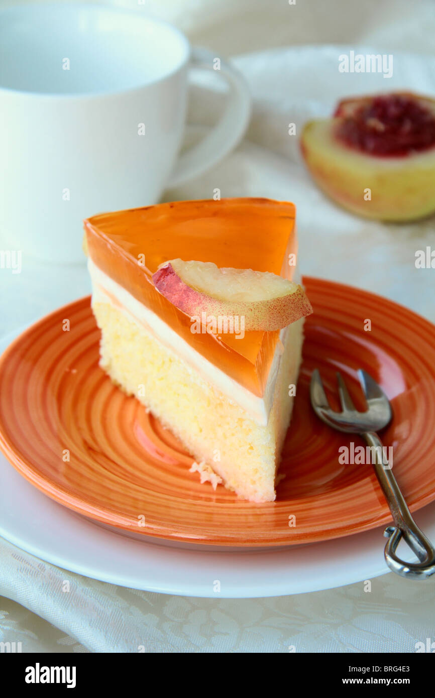 Peach colored cake hi-res stock photography and images - Alamy