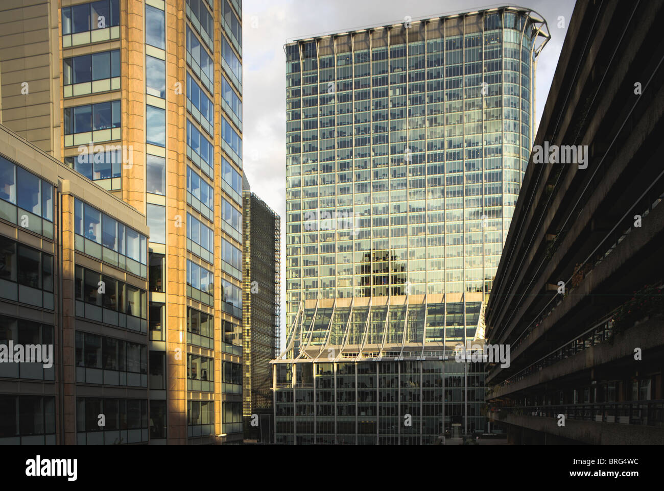 London office blocks hi-res stock photography and images - Alamy