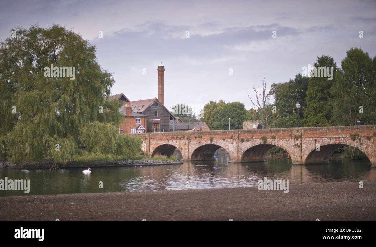Clopton bridge stratford upon avon hi-res stock photography and images ...