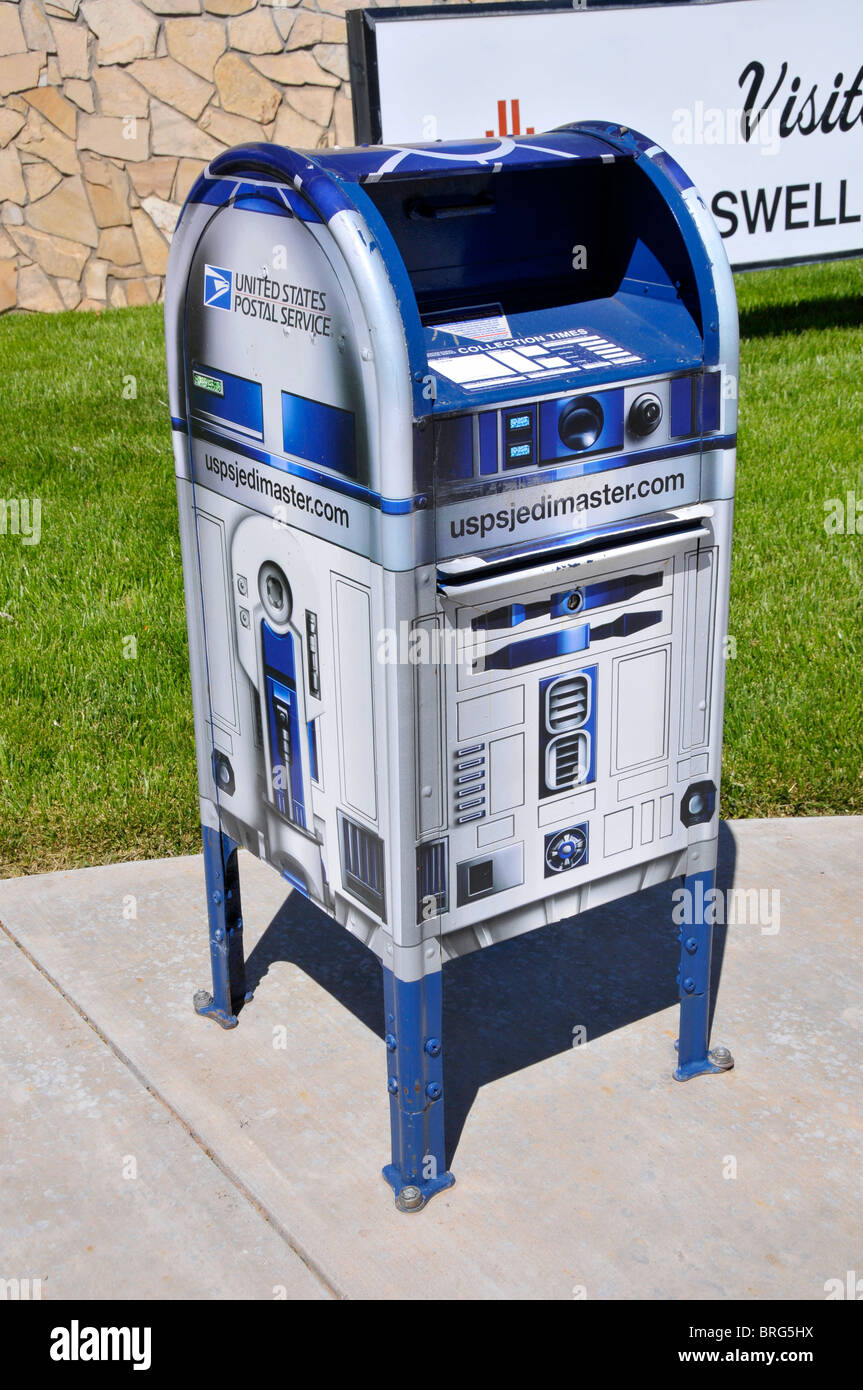 UFO decorated US Mailbox in Roswell New Mexico Stock Photo - Alamy