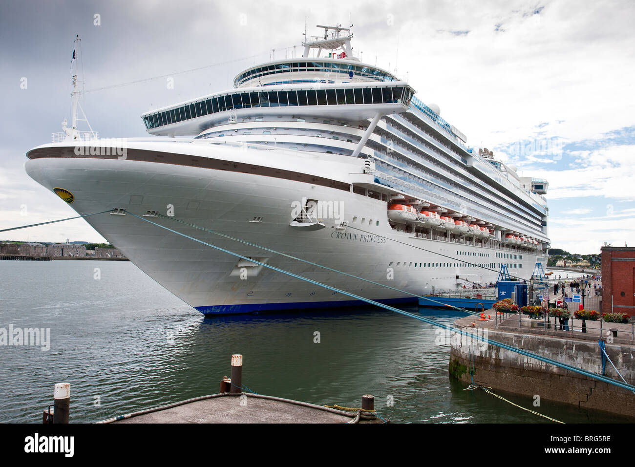 Crown princess cruise ship hi-res stock photography and images - Alamy