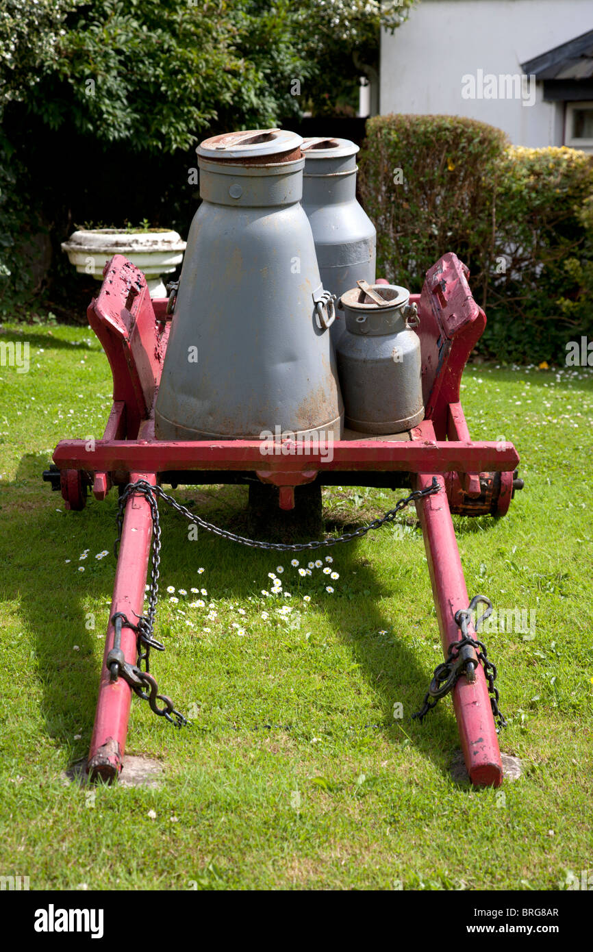 Milk cart hi-res stock photography and images - Alamy