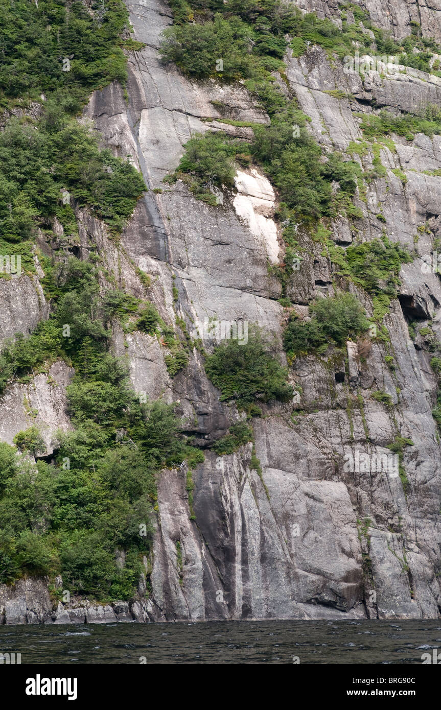 Metamorphic Rock Western Brook POnd Stock Photo - Alamy