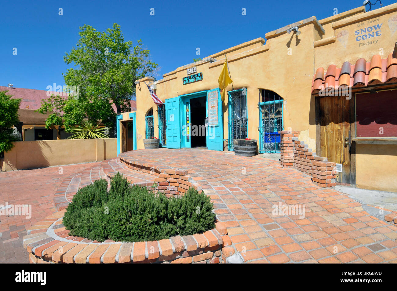 Shopping in old town albuquerque hi-res stock photography and images ...
