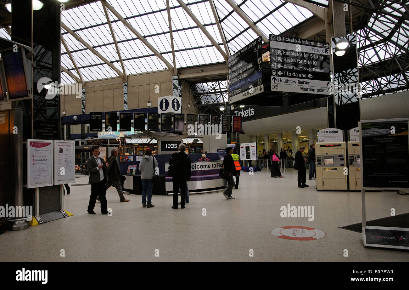 Railway station information desk and Customer Service point at Reading ...