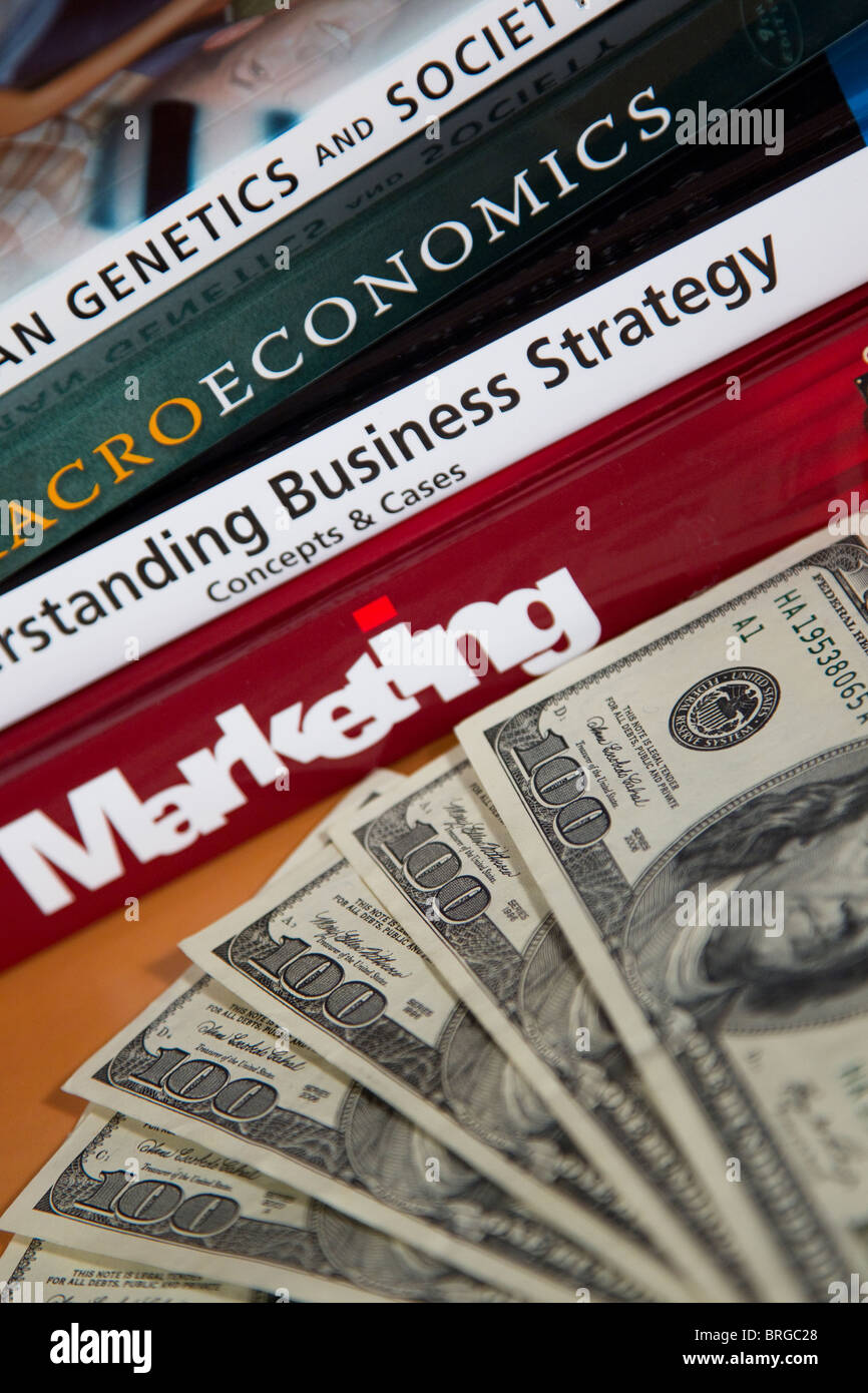 University tuition fees hi-res stock photography and images - Alamy