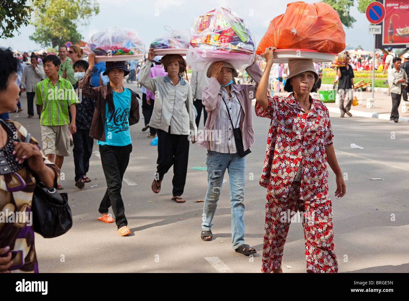 People at Water Festival, Phnom Penh, Cambodia Stock Photo - Alamy