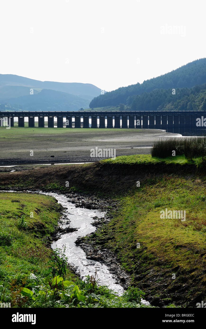 aqueduct across ladybower dam Derbyshire england uk Stock Photo - Alamy