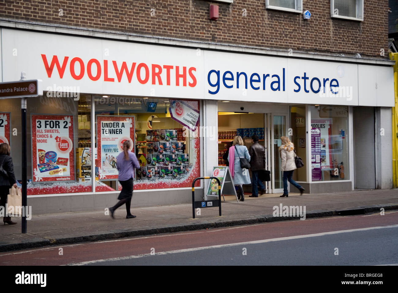Woolworths Muswell Hill Stock Photo - Alamy