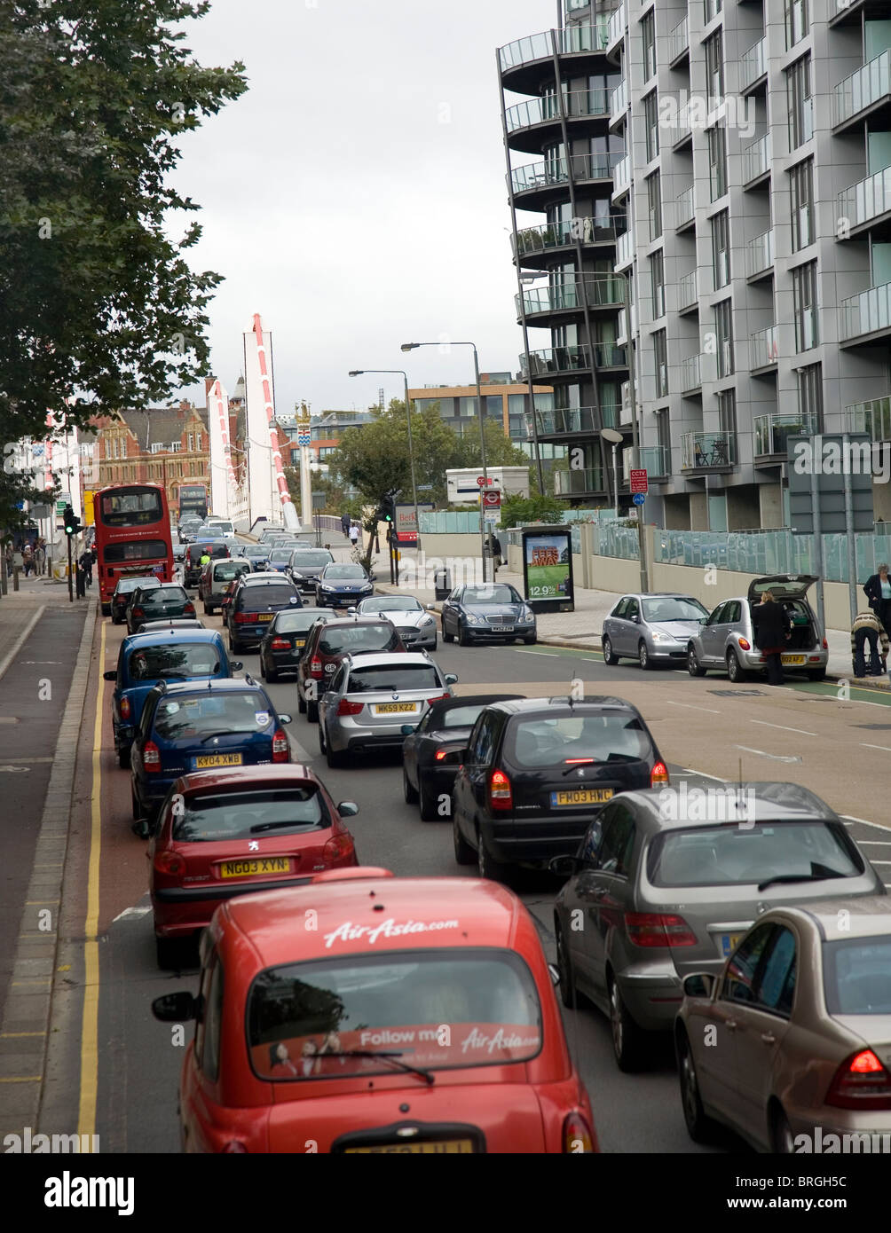 Chelsea bridge rd hi-res stock photography and images - Alamy