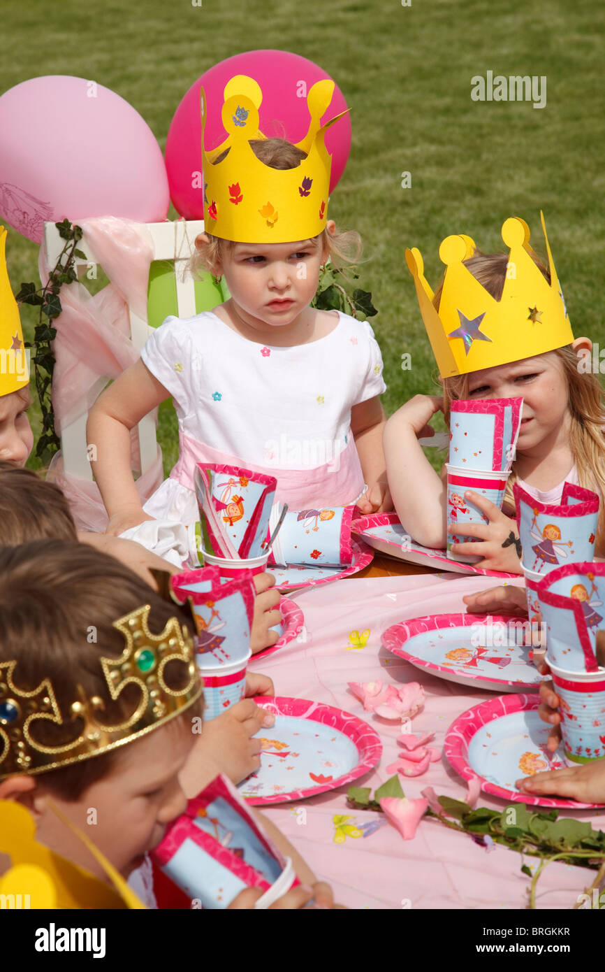 princess children party Stock Photo - Alamy