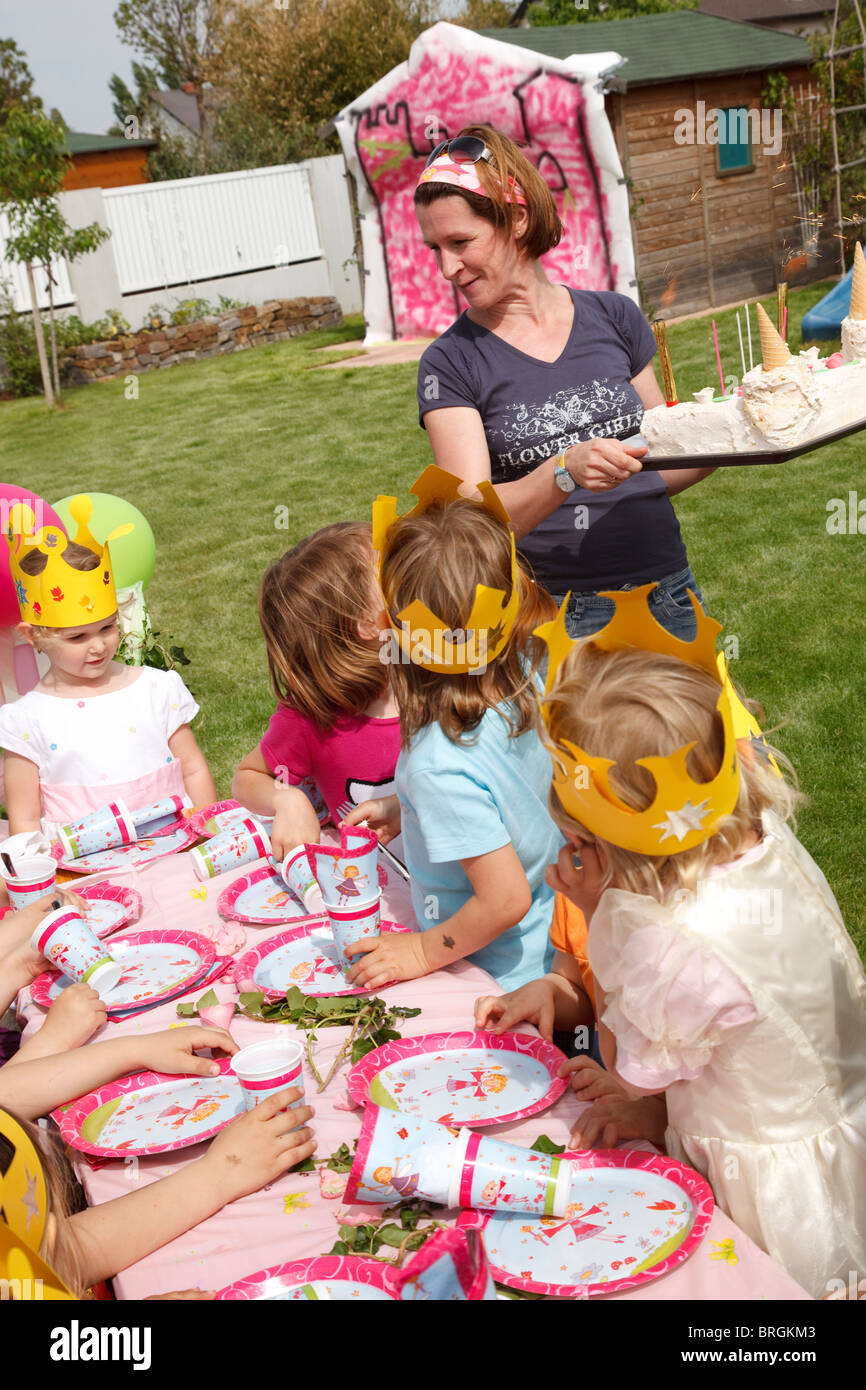 princess children party Stock Photo - Alamy
