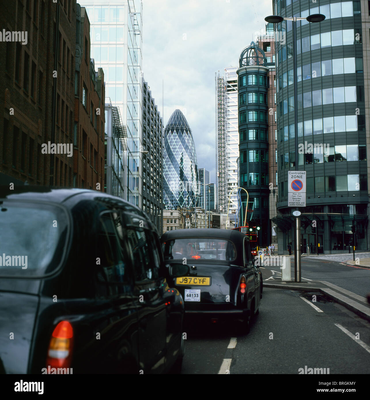 London taxi rear view hi-res stock photography and images - Alamy