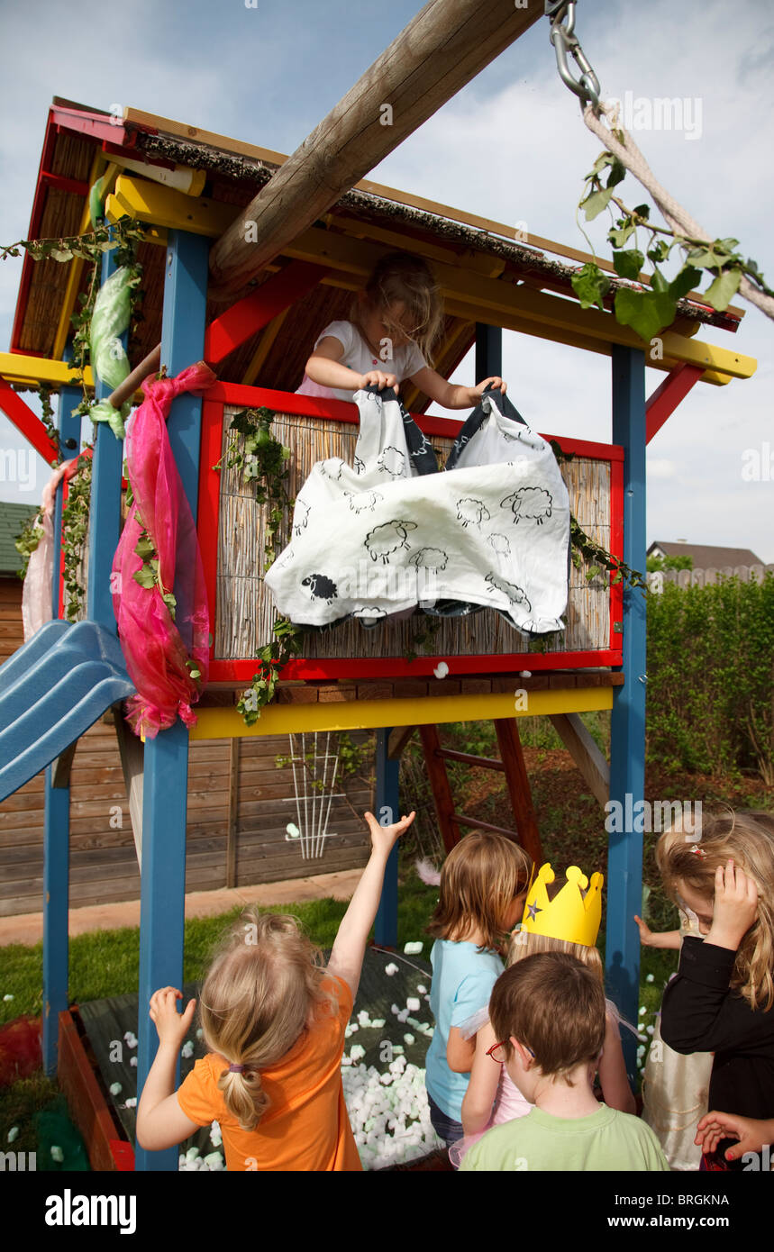 garden children party Stock Photo - Alamy