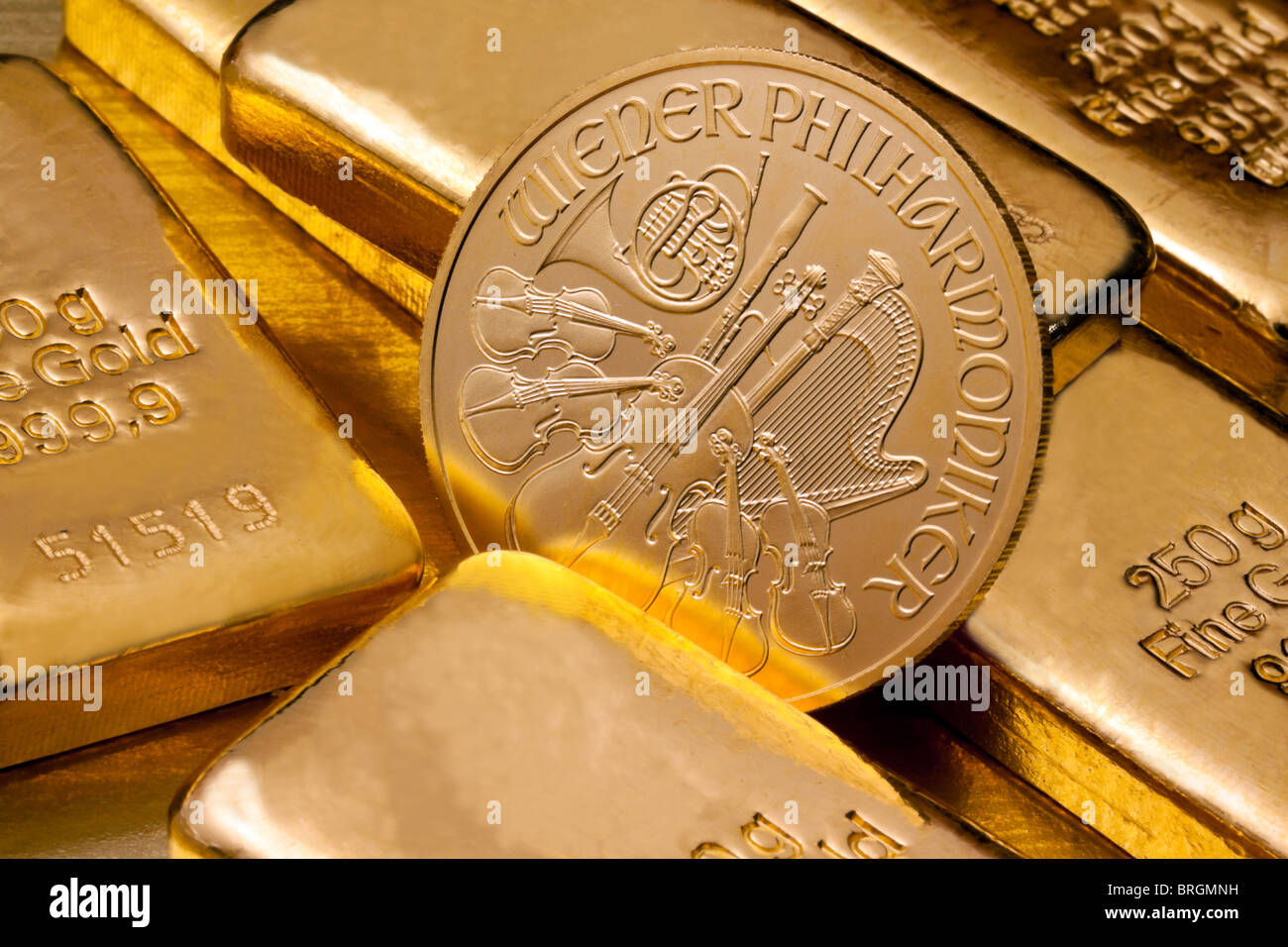 Real gold bullion bars hi-res stock photography and images - Alamy