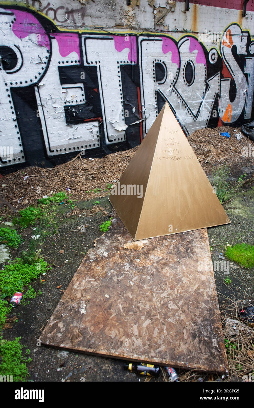 Land pyramid hi-res stock photography and images - Alamy