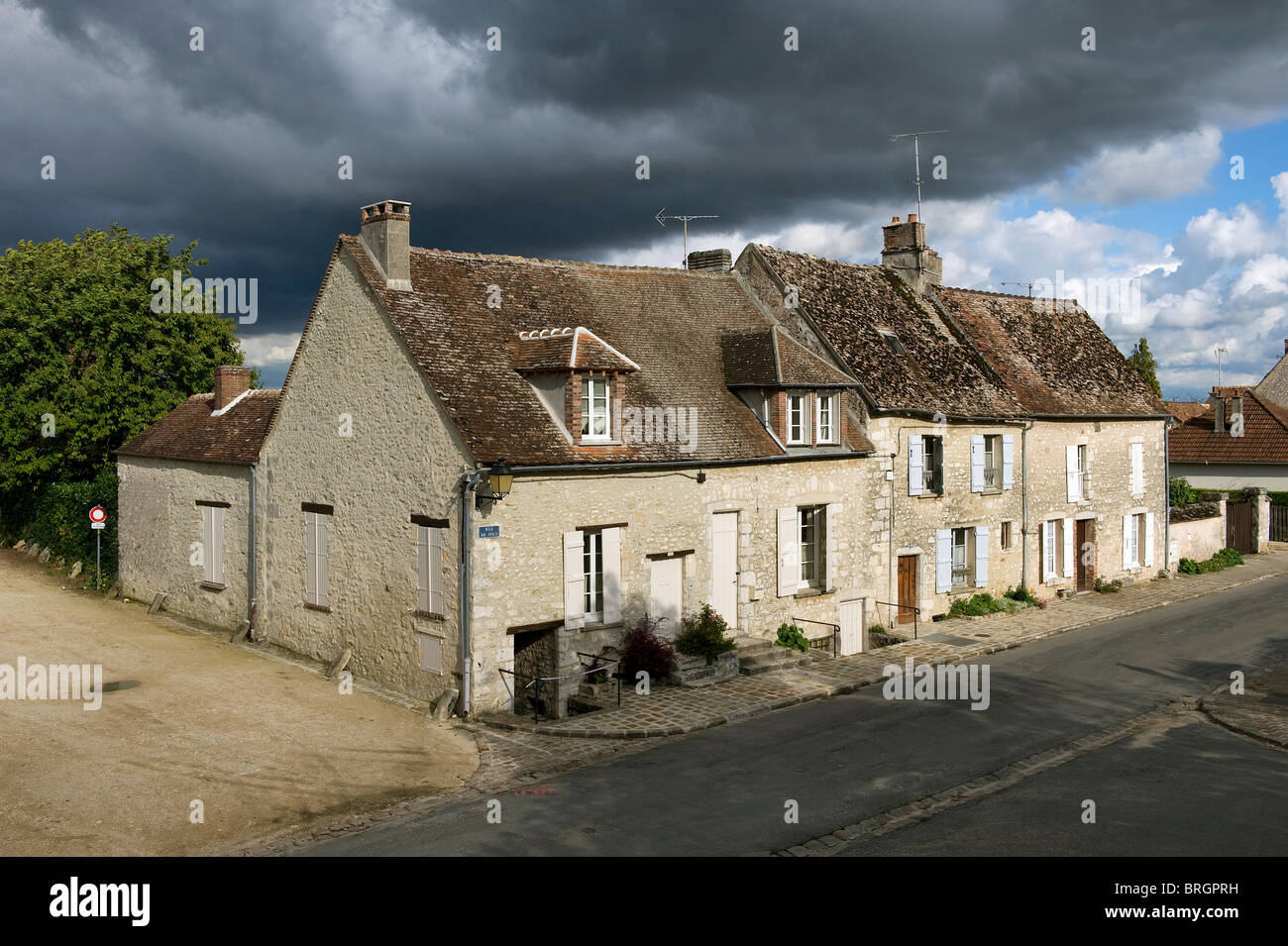 French row houses hi-res stock photography and images - Alamy