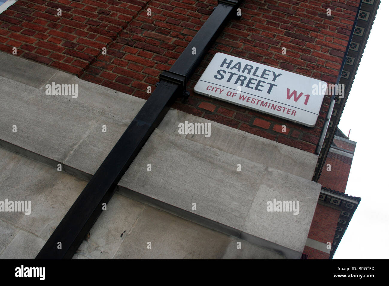 Harley street sign hi-res stock photography and images - Alamy