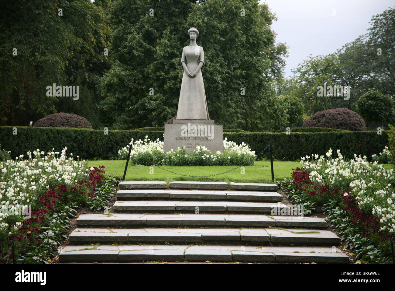 The Queen Maud Statue Oslo Stock Photo - Alamy