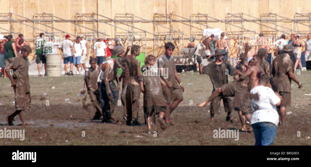 People attend woodstock 99 music hi-res stock photography and images ...