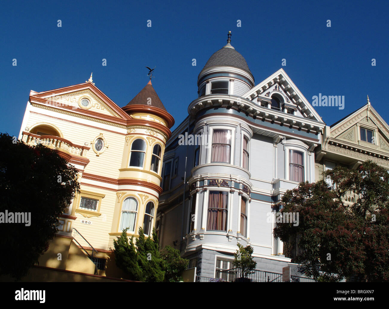 Victorian houses known as the Painted Ladies in Alamo Square in San ...
